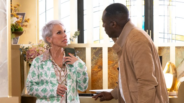 New heartbreak for Debbie as Ronnie moves on – with a major Coronation ...